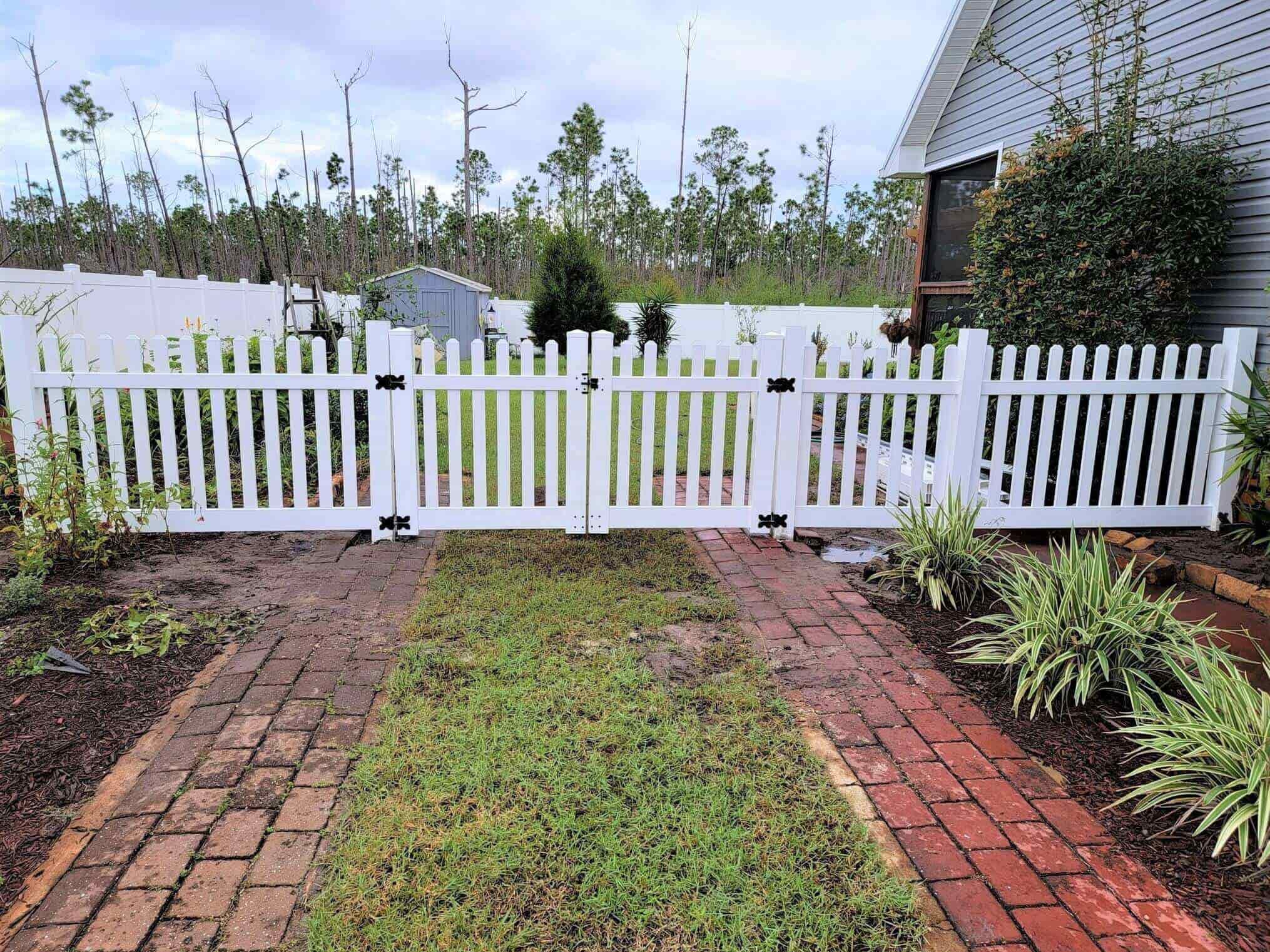 Styles of Vinyl Fencing in Panama City - Mr. Fence Florida